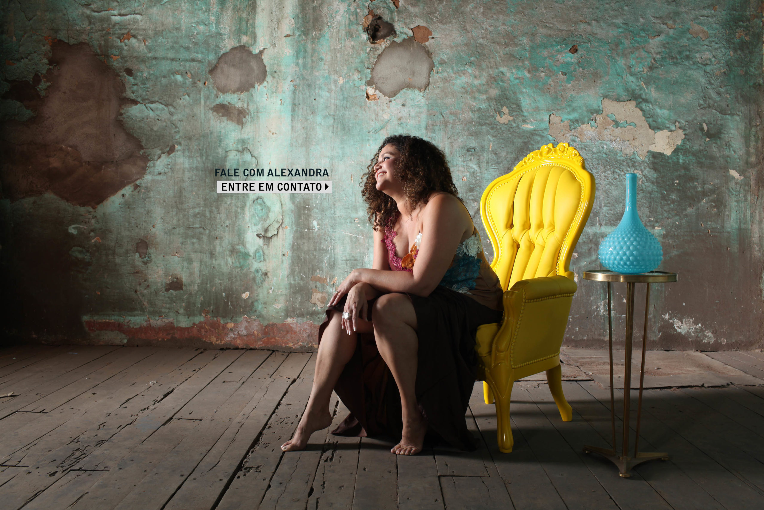 Alexandra Nícolas: A Tiny Profile for a Great Artist - Alexandra Nícolas